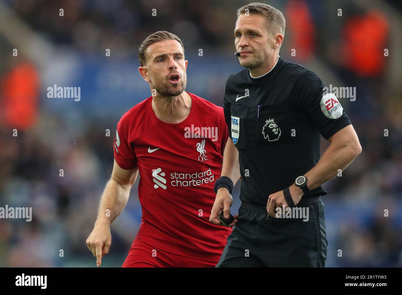 Craig evans referee hi-res stock photography and images - Alamy