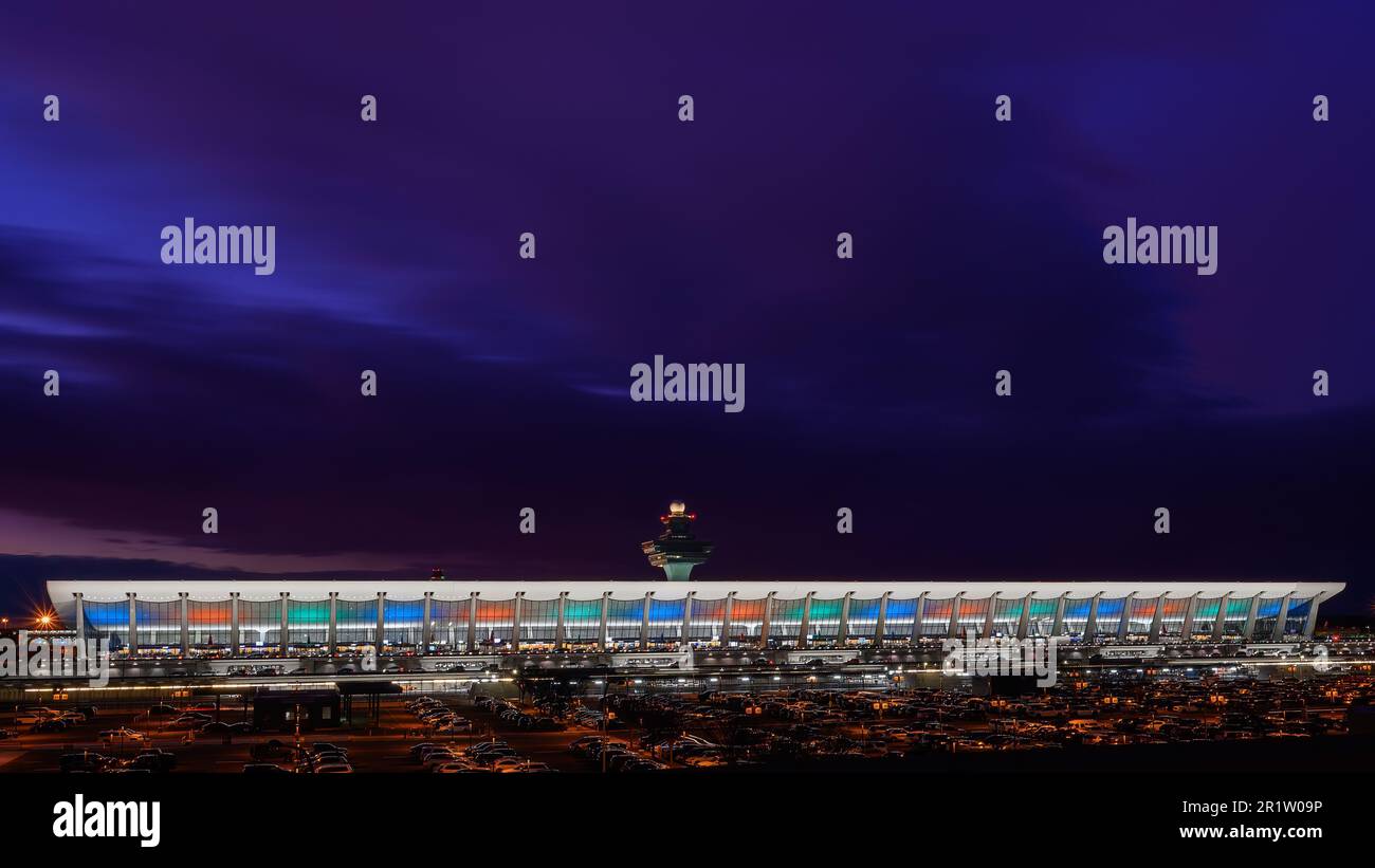 Dulles airport building hi-res stock photography and images - Alamy