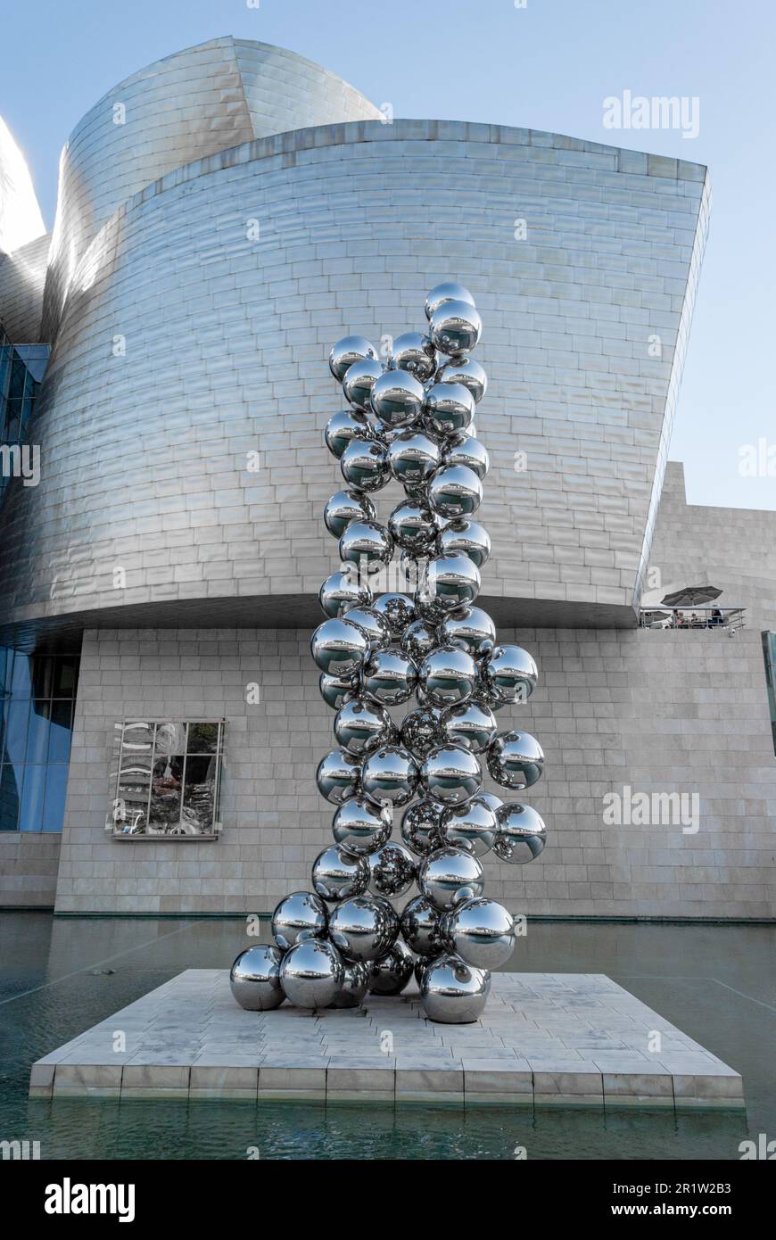The silver spheres made of 80 stainless steel mirror spheres by Anish ...