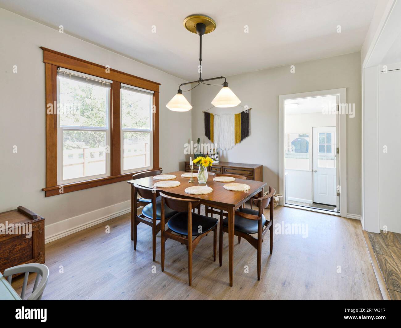 Modern residential dining room interior Stock Photo - Alamy