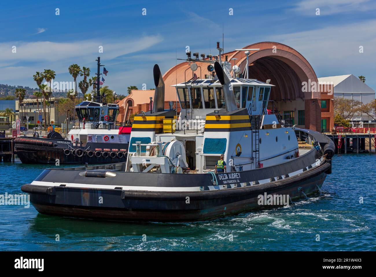 Tugboat, Port of Los Angeles, San Pedro, Southern California, USA Stock ...
