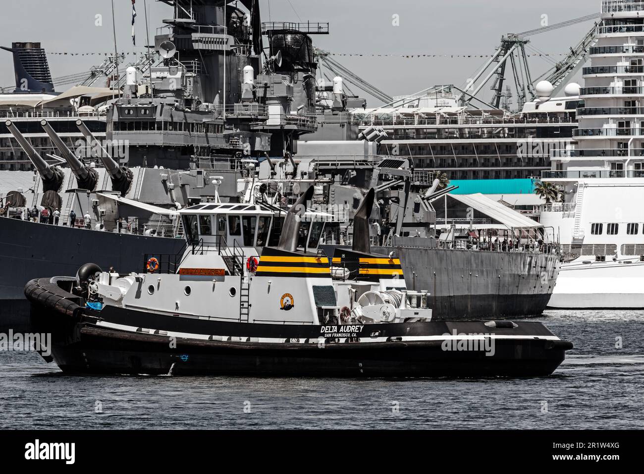 Tugboat, Port of Los Angeles, San Pedro, Southern California, USA Stock ...