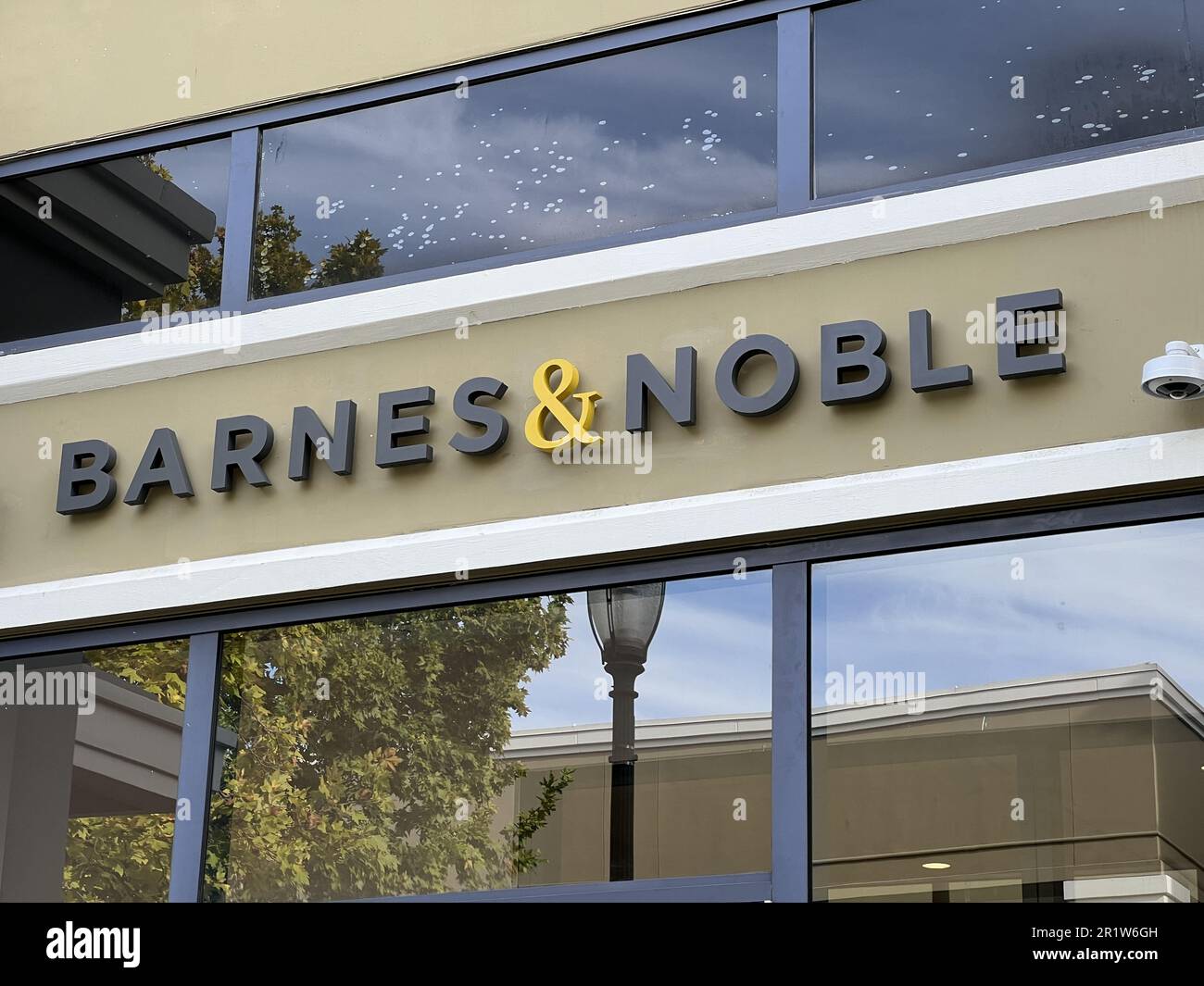 Walnut mall hi-res stock photography and images - Alamy