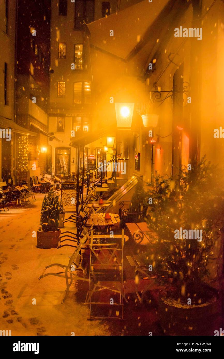 Scandinavia house night snow hi-res stock photography and images - Alamy