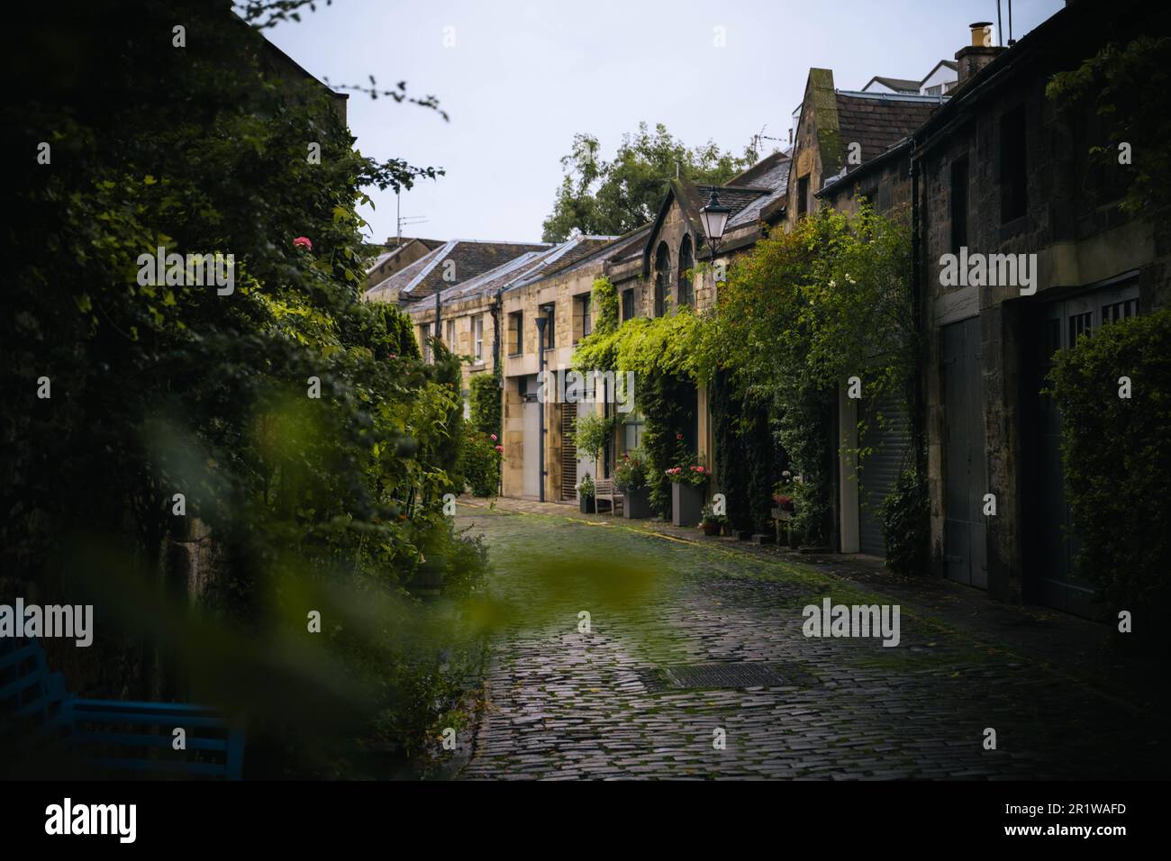 Capture Edinburgh's medieval charm in stunning photos. Explore Gothic architecture, historic ...