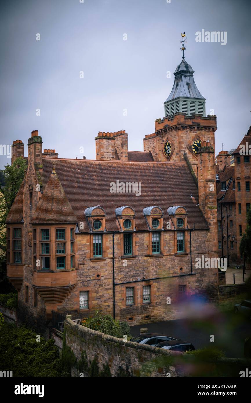 Capture Edinburgh's medieval charm in stunning photos. Explore Gothic architecture, historic ...