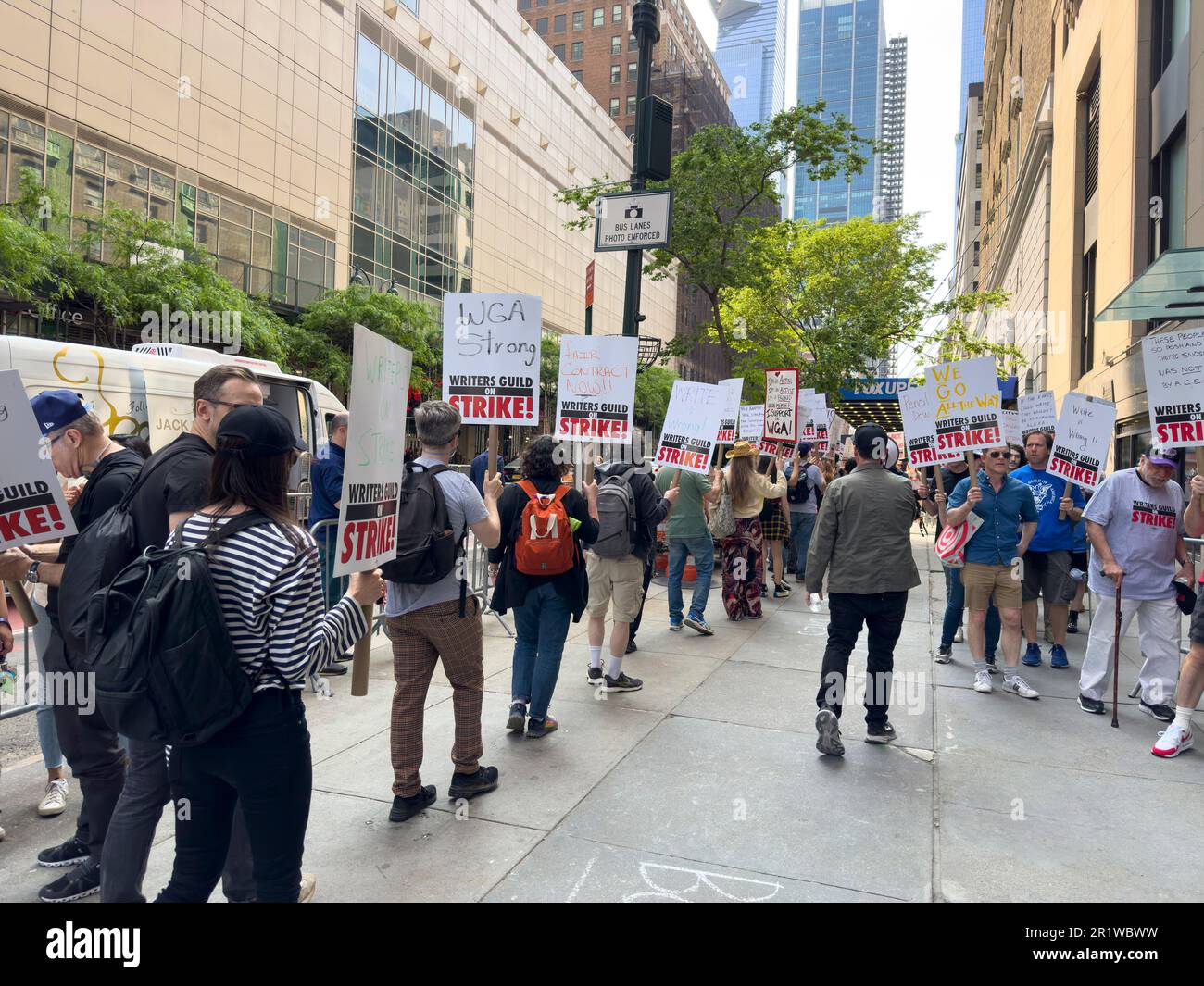 Wga picket signs hi-res stock photography and images - Alamy