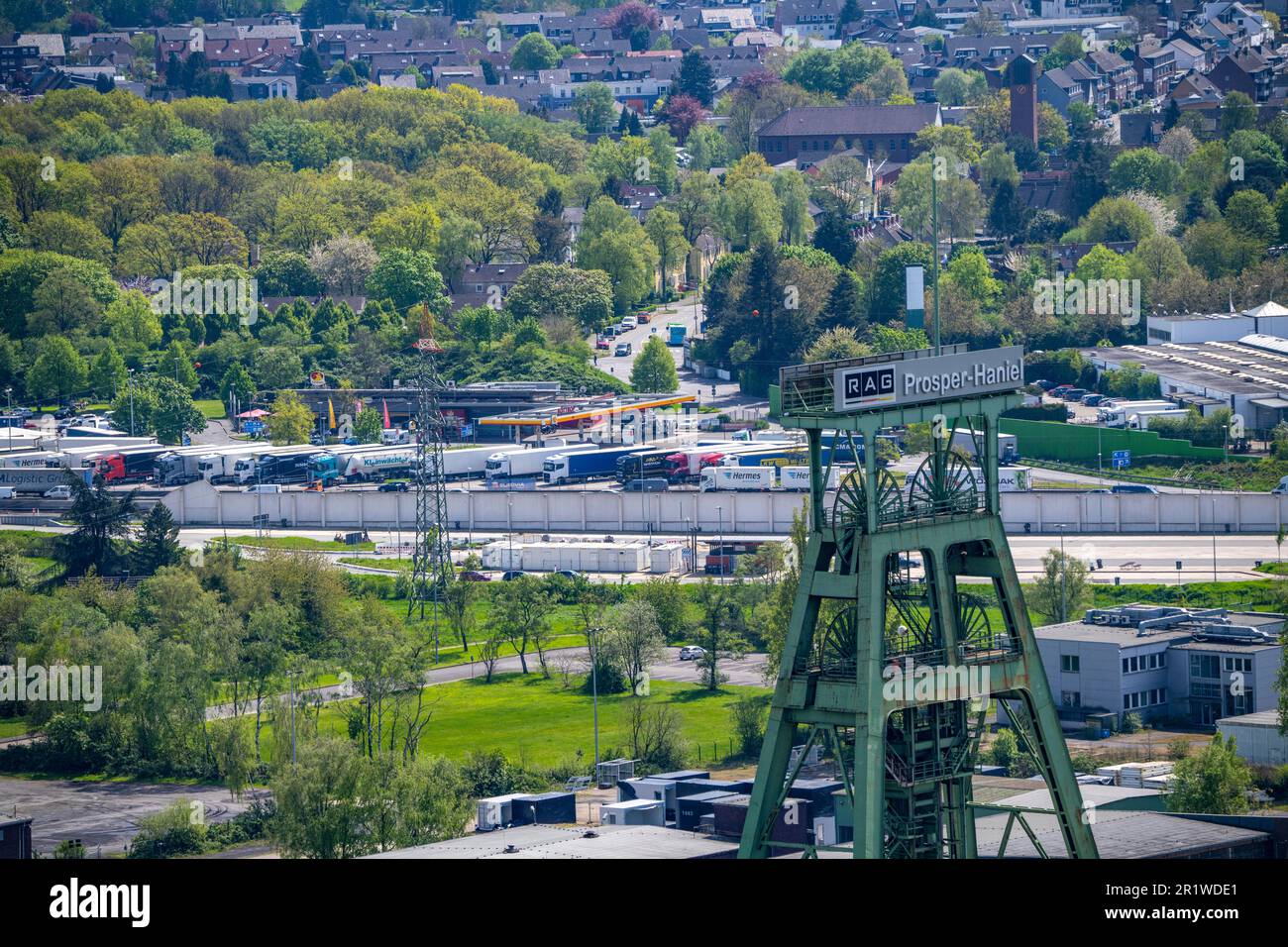A2 motorway near Bottrop, behind it the Serways service area Bottrop ...