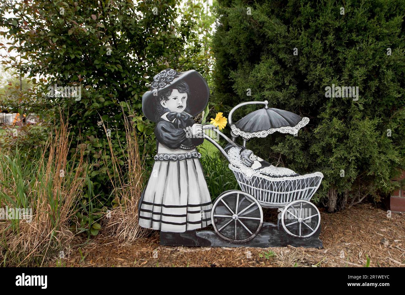 Taylor, Nebraska, USA. 15th May, 2023. ''The Villagers'' are life-sized ...