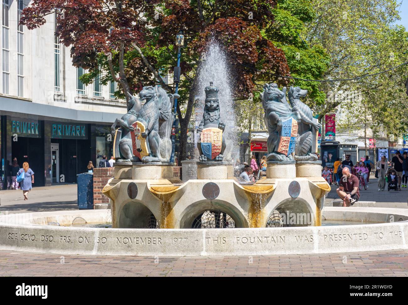 Centre commercial cascades hi-res stock photography and images - Alamy