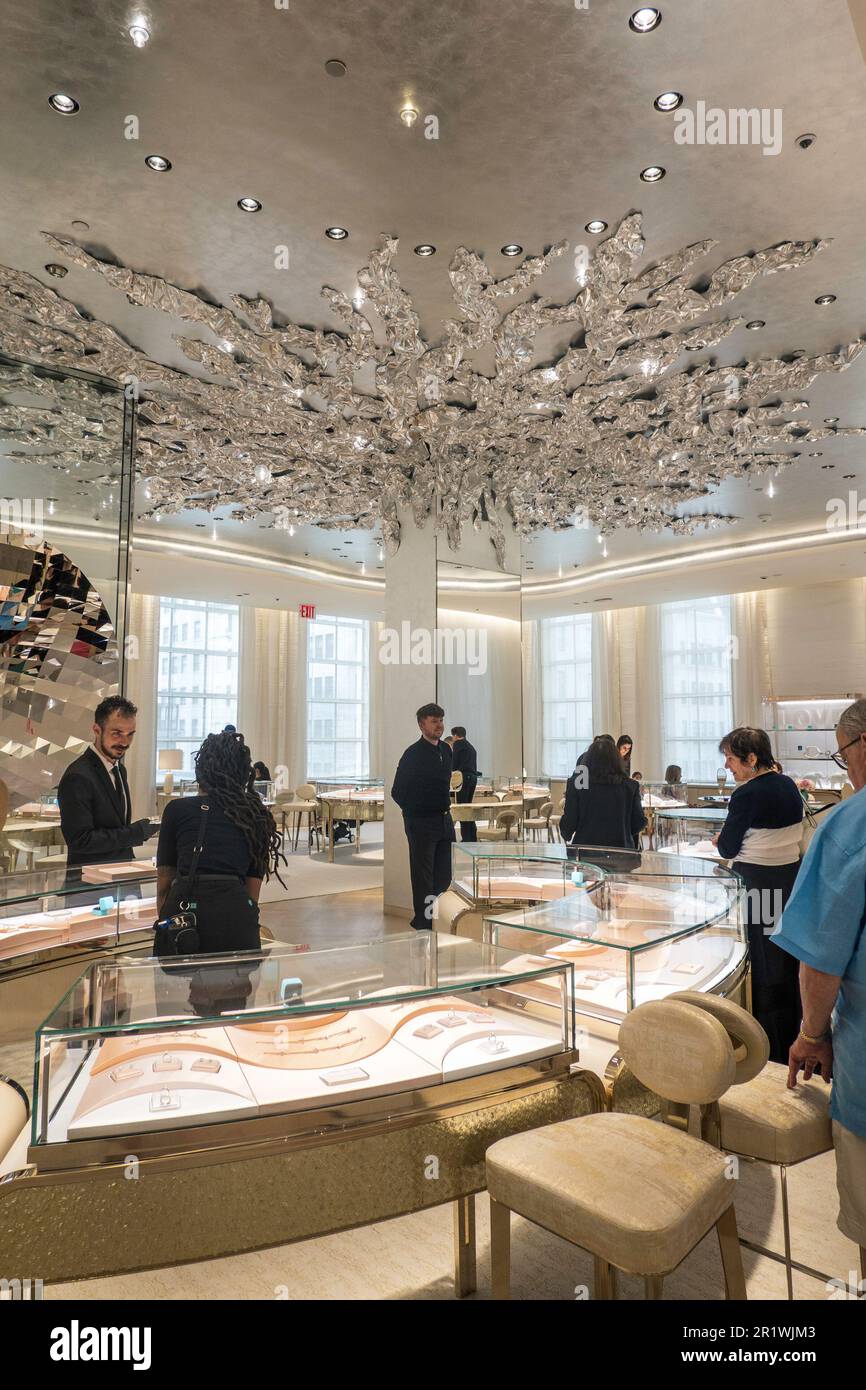 Tiffany & Co. flagship jewelry store on Fifth Avenue reopened its newly ...