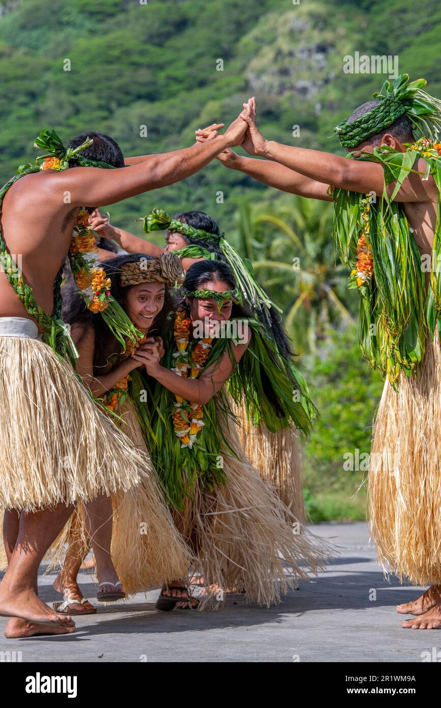 South Pacific, French Polynesia, Gambier Islands, Island of Mangareva, Rikitea. Welcome dance ...