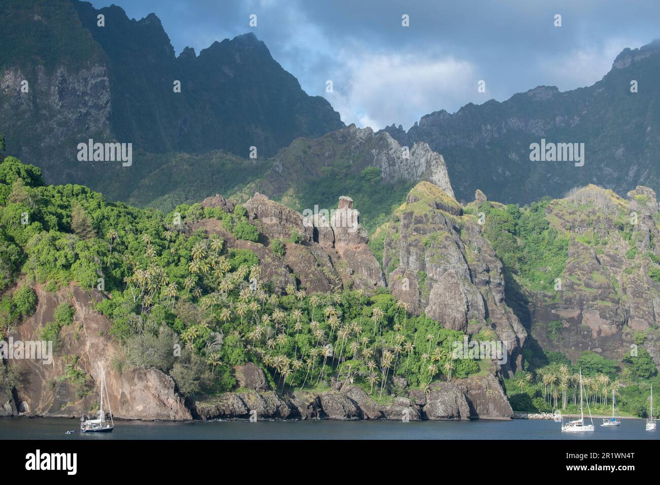 Omoa fatu hiva marquesas islands hi-res stock photography and images ...