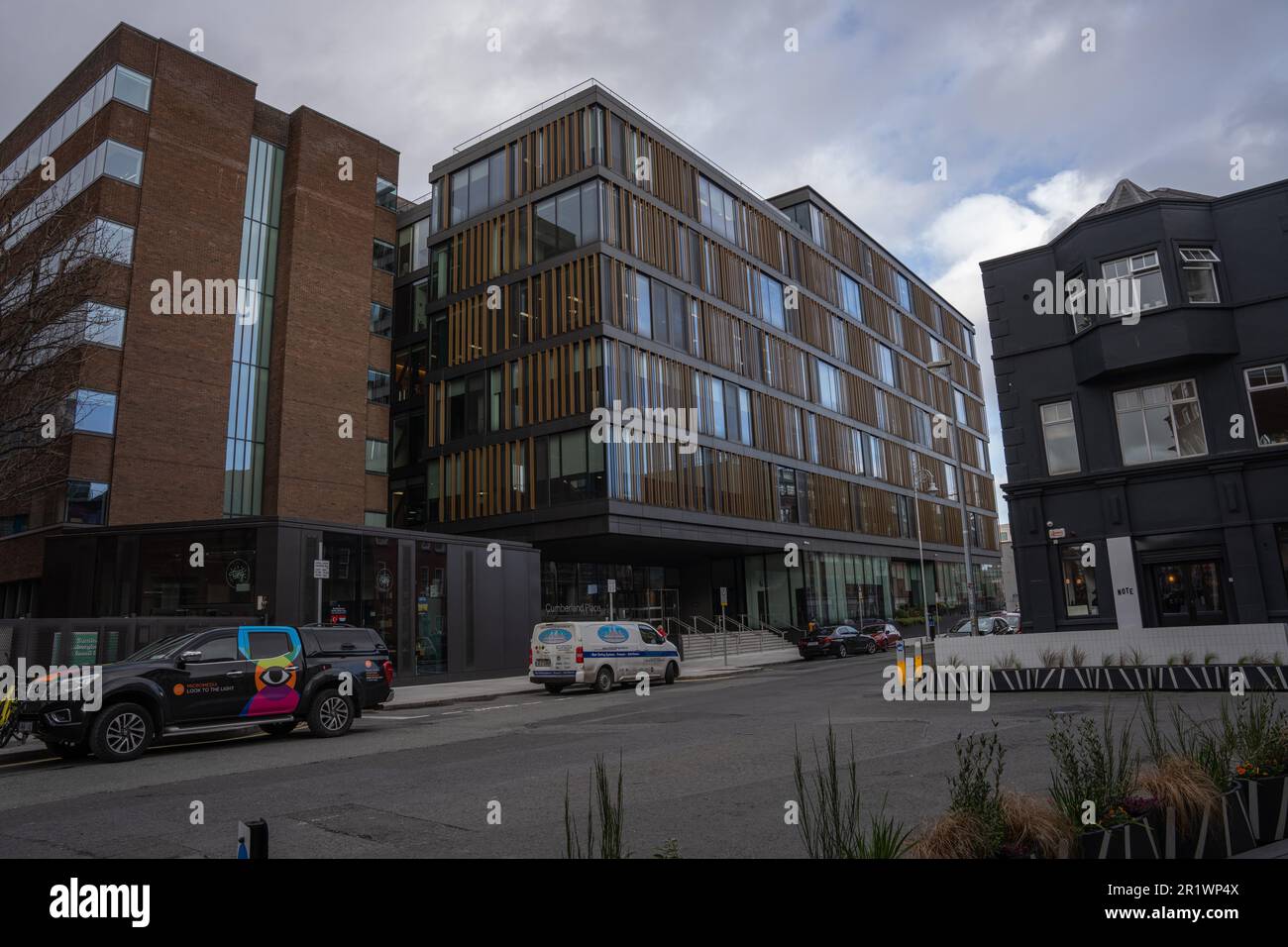 X twitter building hi-res stock photography and images - Alamy