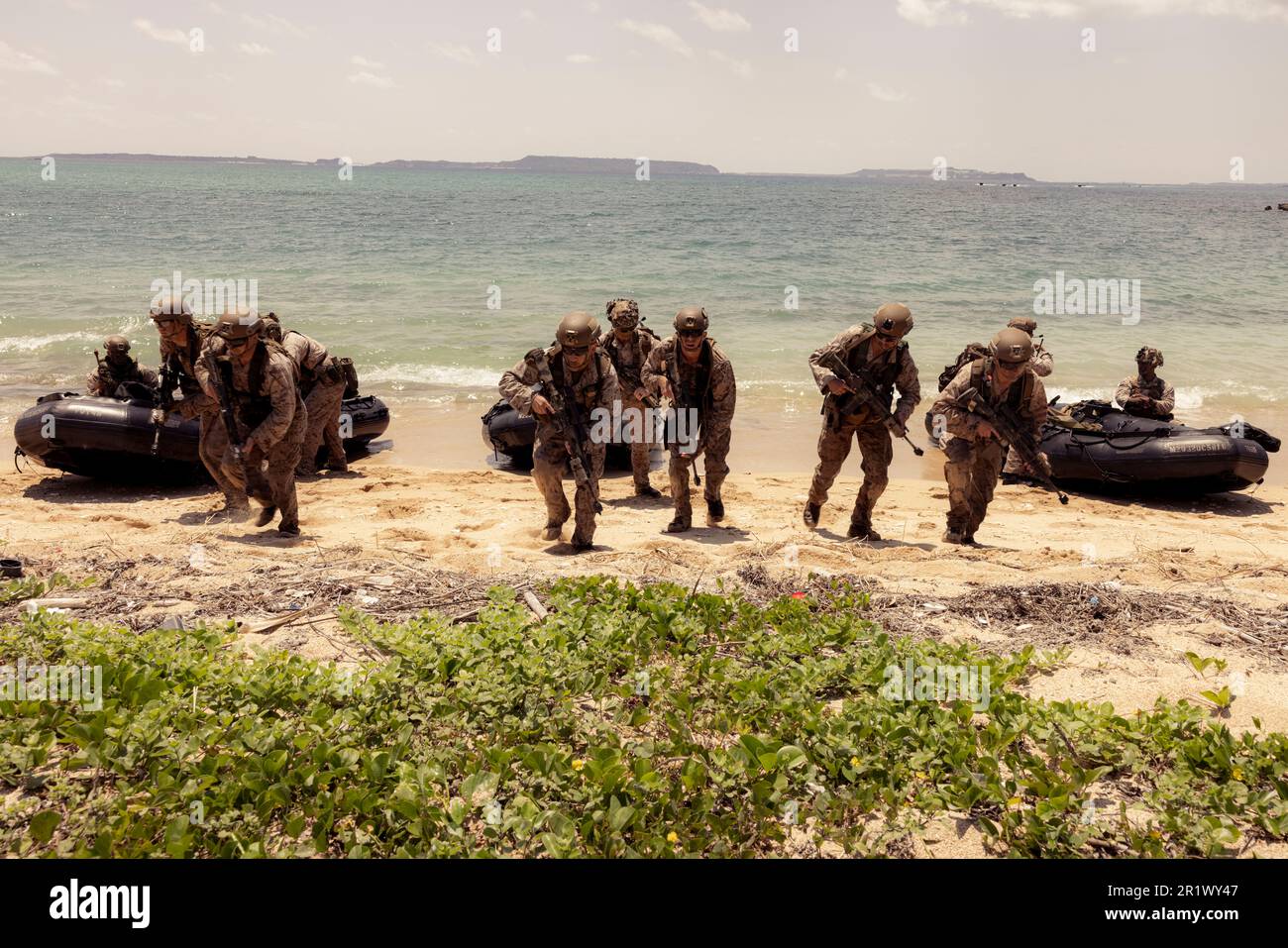 U.S. Marines with Battalion Landing Team 2/1, 31st Marine Expeditionary ...