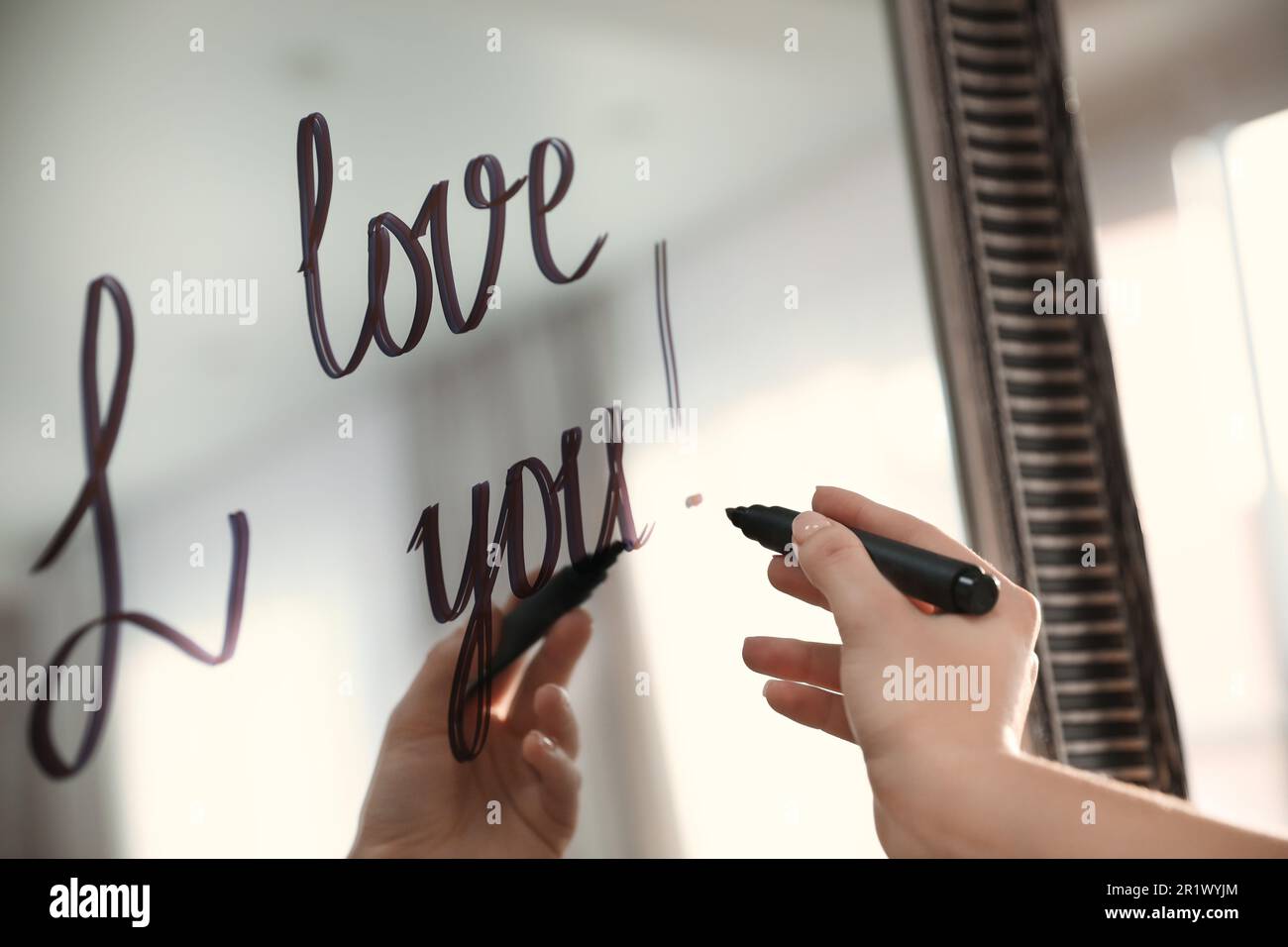 Written in mirror writing hi-res stock photography and images - Alamy