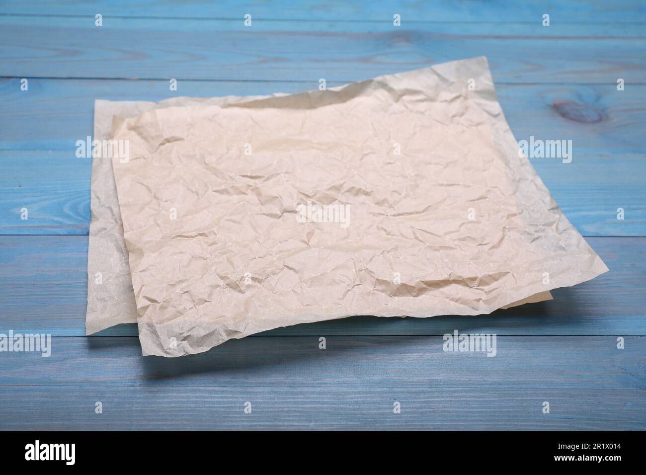 Light blue sheets hi-res stock photography and images - Alamy