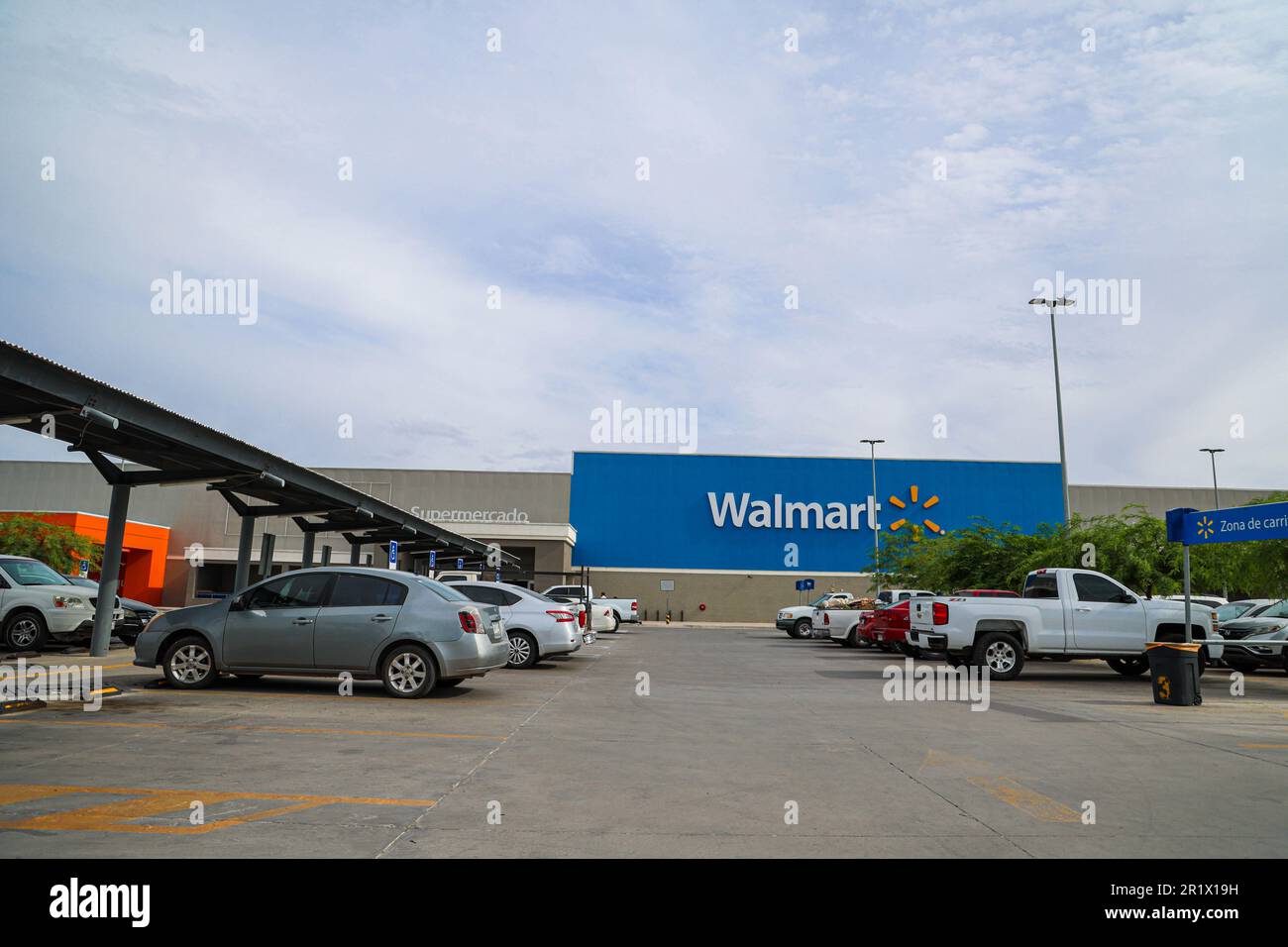 Servicio de supermercado hi-res stock photography and images - Alamy