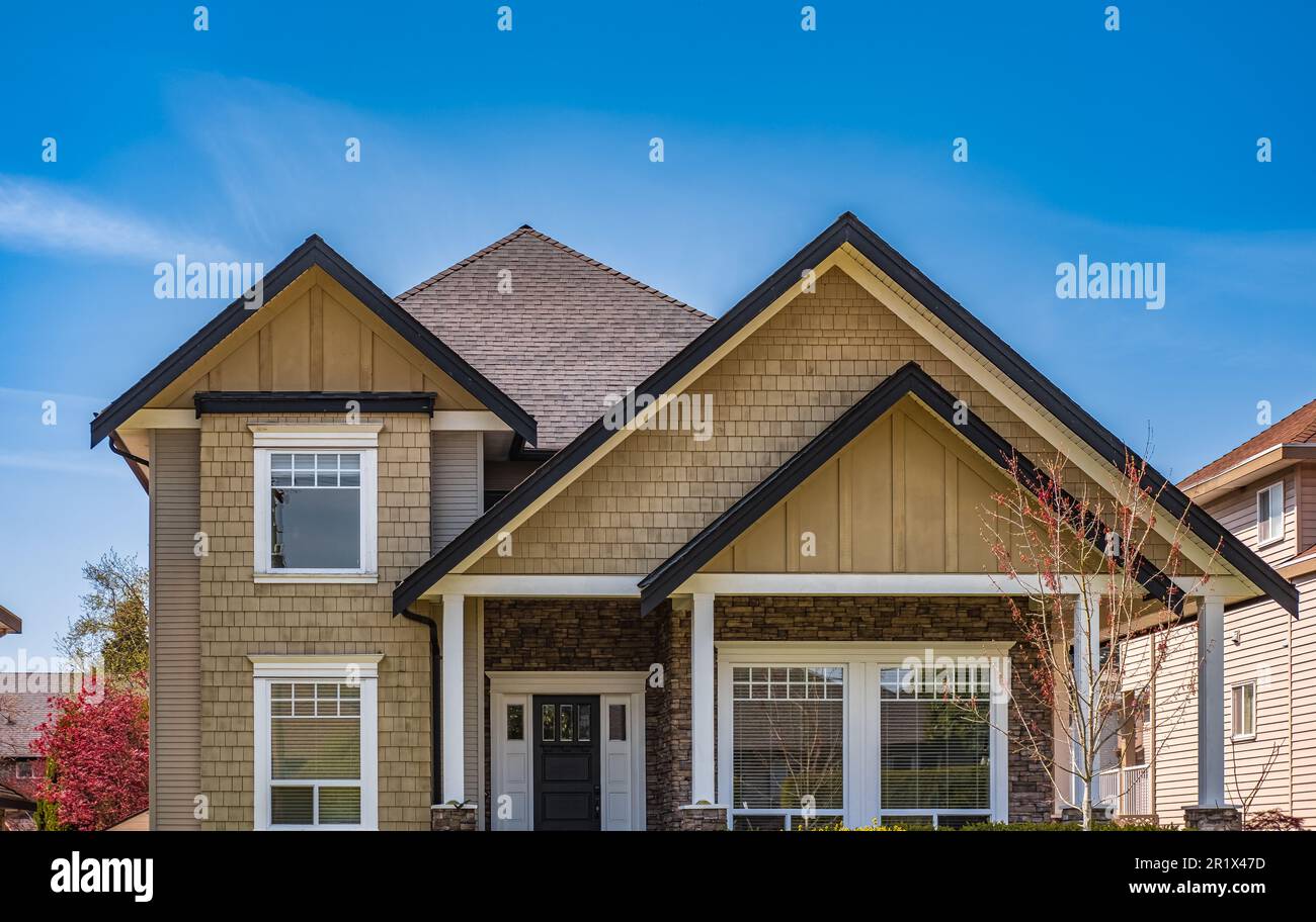 Modern houses with big windows hi-res stock photography and images - Alamy