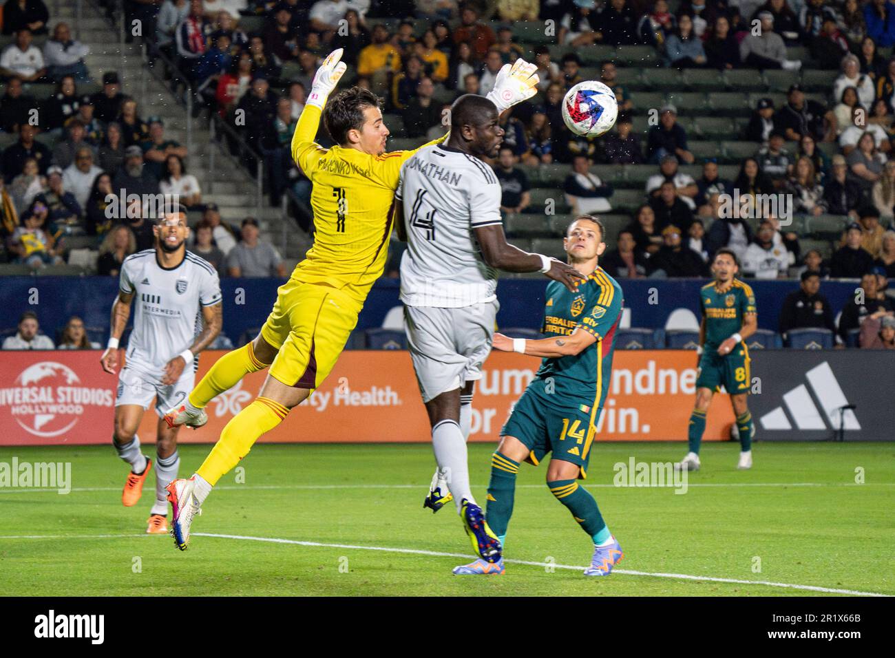 San Jose Earthquakes goalkeeper JT Marcinkowski (1) punches out a ...