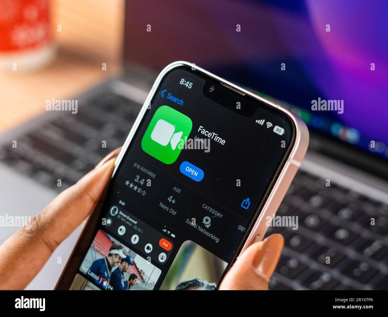 Facetime screen hi-res stock photography and images - Alamy