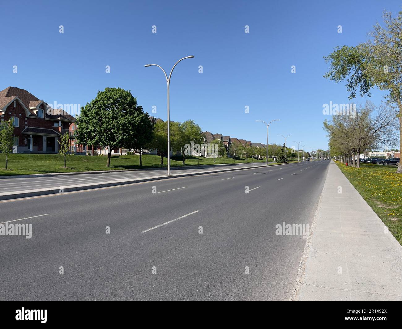 Empty street sidewalk on hi-res stock photography and images - Alamy