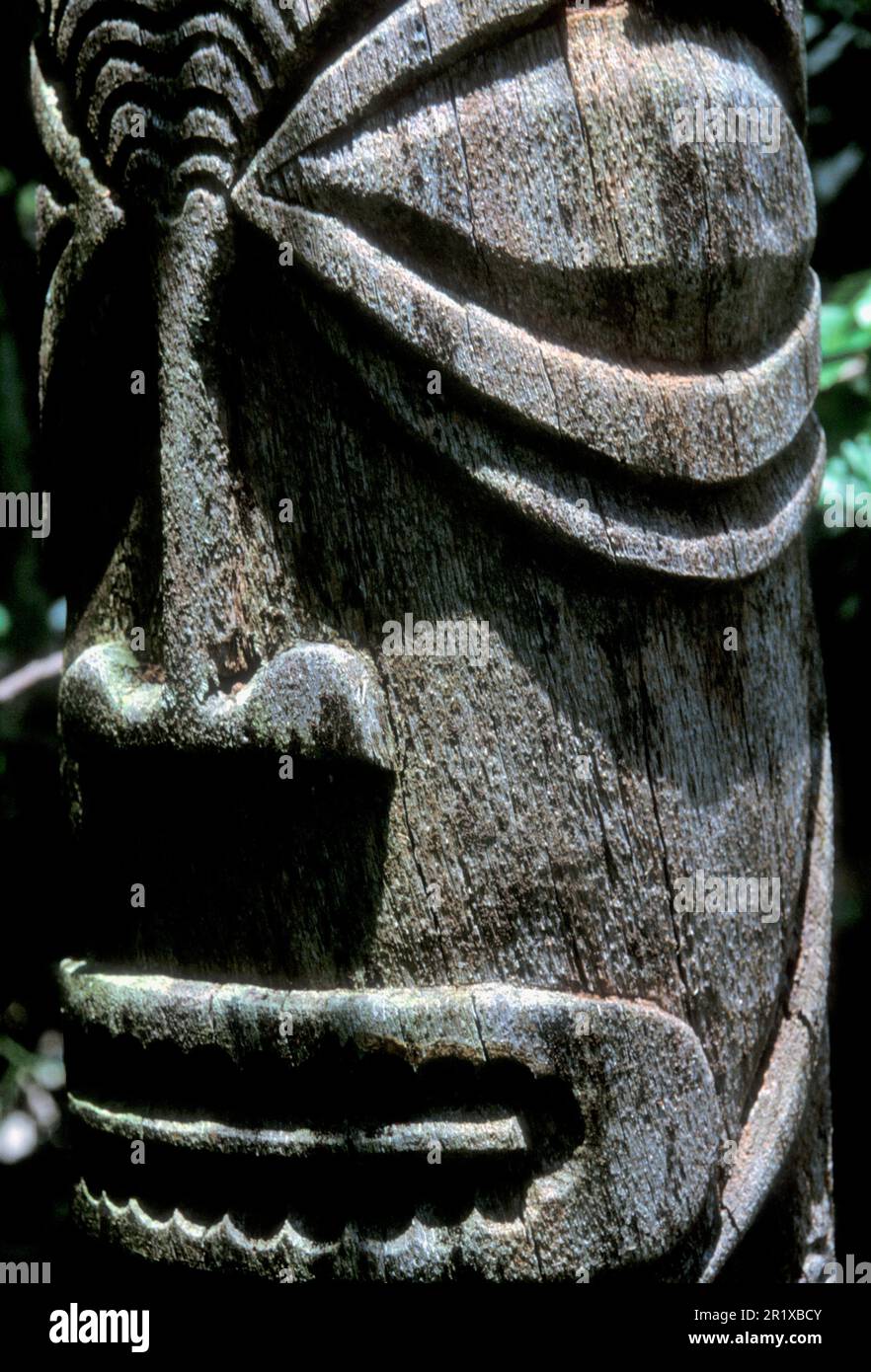 Tiki god wooden carving, Tahiti, Polynesia Stock Photo - Alamy