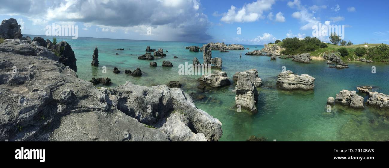 The picturesque limestone lagoon on the beautiful island of Bermuda ...