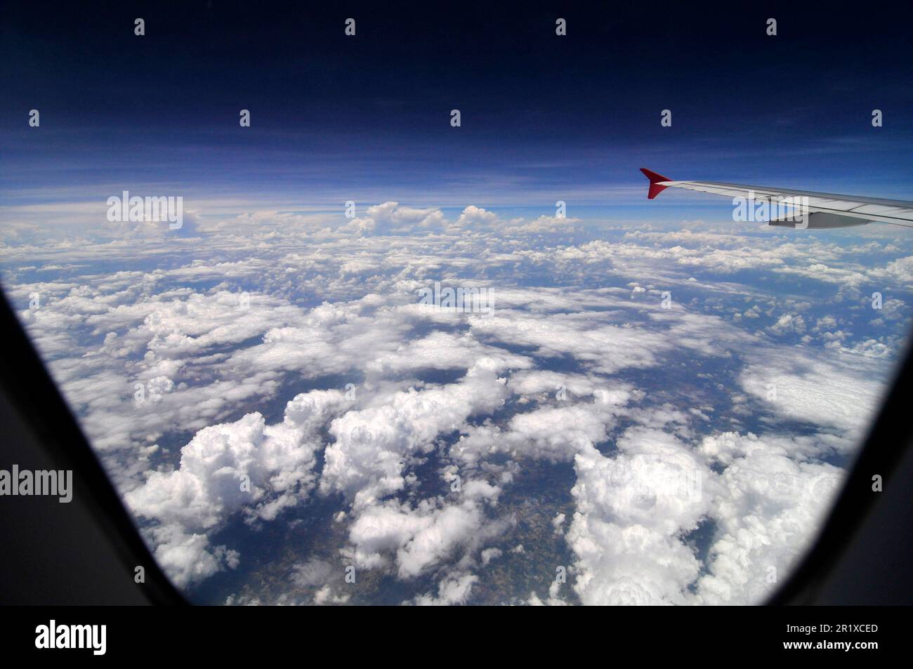 Flying over the horizon hi-res stock photography and images - Alamy