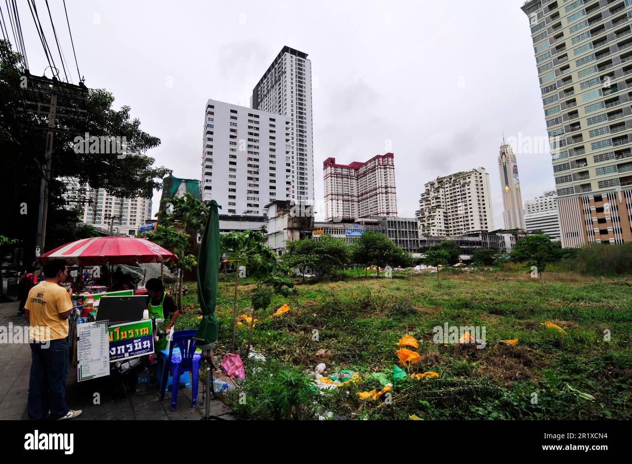 Empty large plot of land on the corner of Phetchaburi Road and Phaya Thai Road before ...
