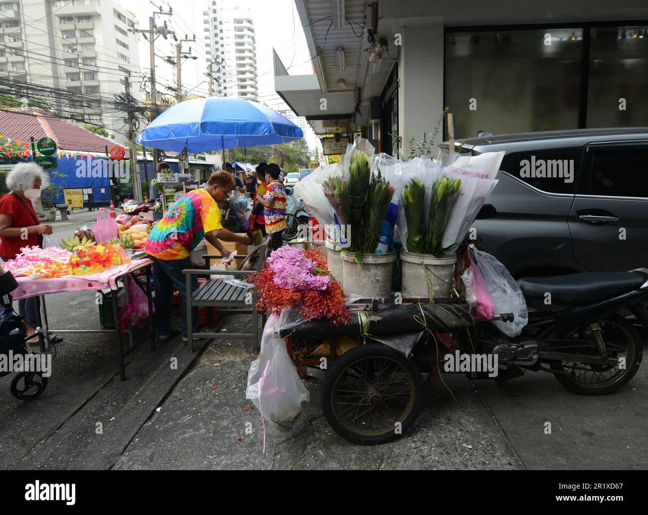 Sukhumvit soi 8 hi-res stock photography and images - Alamy
