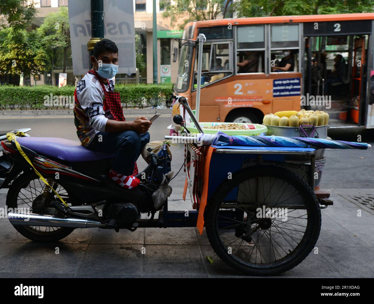 Thailand food cart hi-res stock photography and images - Alamy