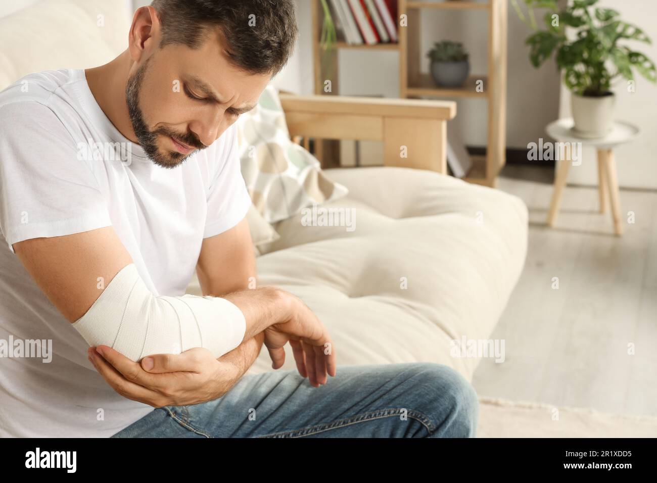Arm wrapped hi-res stock photography and images - Alamy