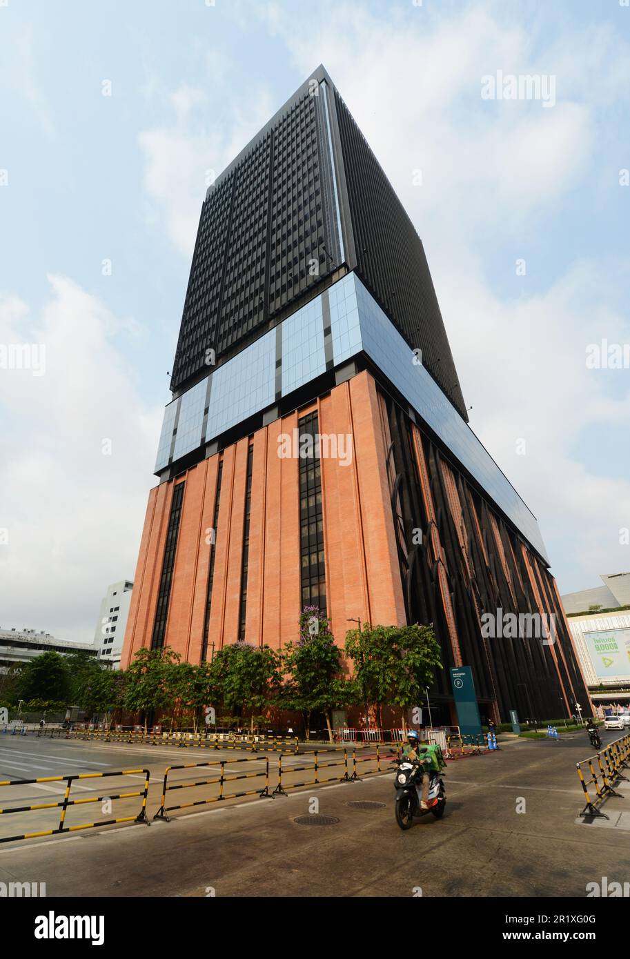 The Siamscape building and shopping mall in Siam Square, Bangkok ...