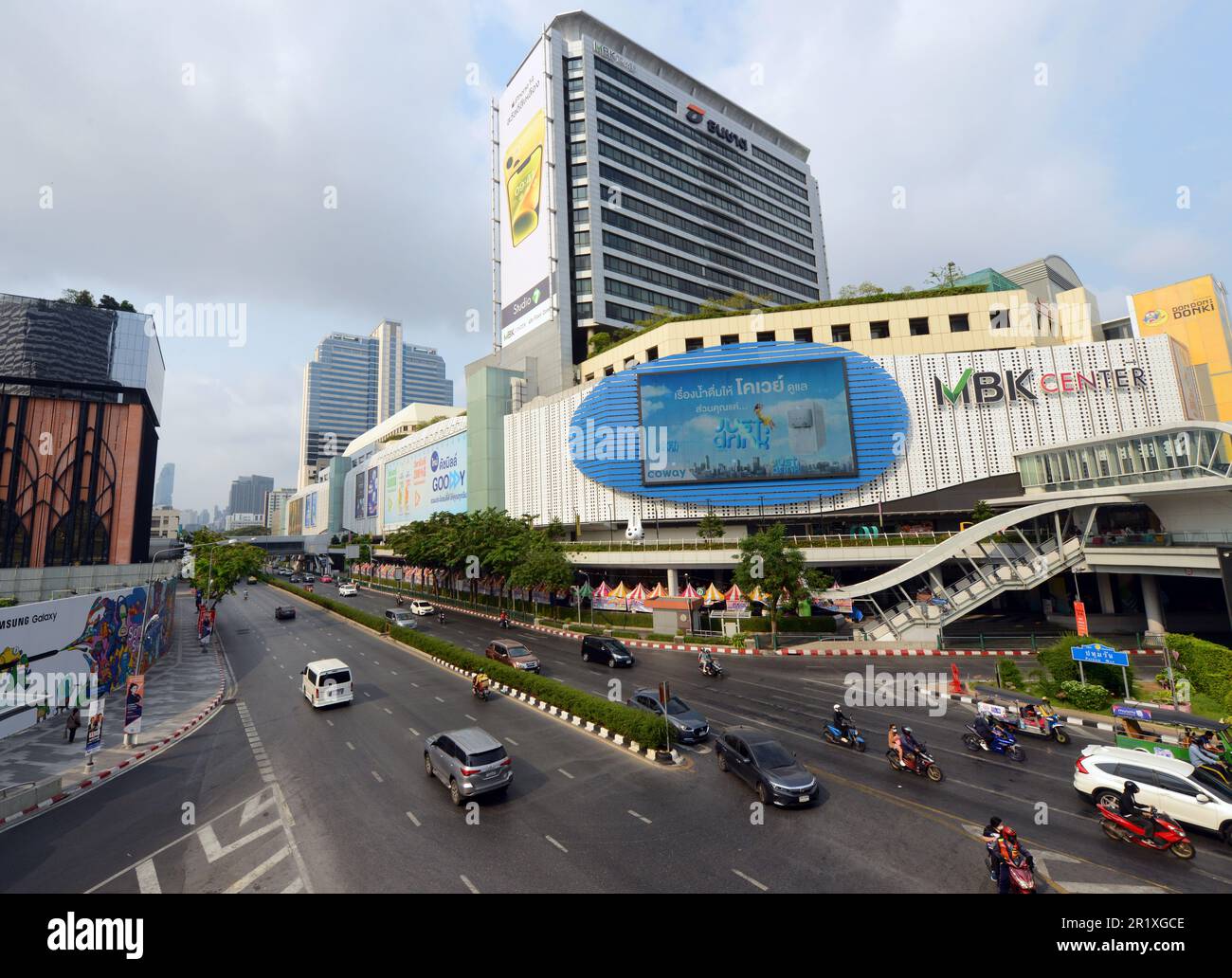 Onesiam skywalk hi-res stock photography and images - Alamy