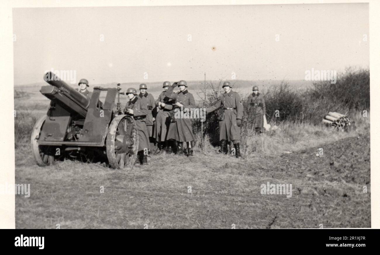 World War Two B&W photo German Soldiers with a Heavy Infantry Gun ...