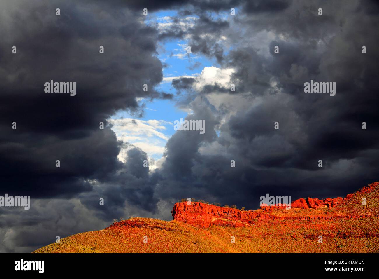 Storm over outback australia hi-res stock photography and images - Alamy