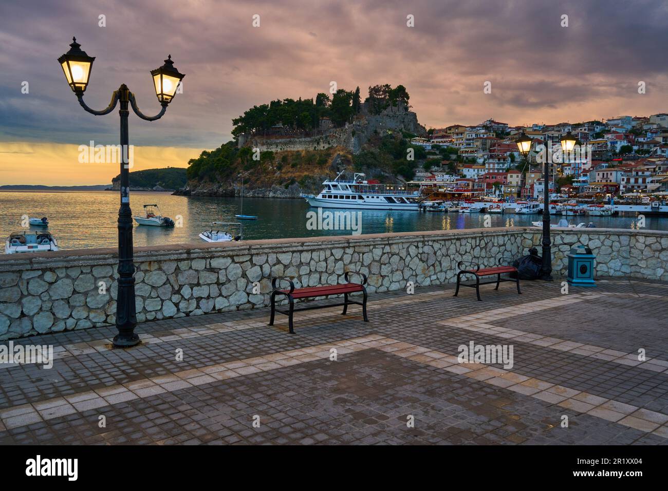 Sunset in the village hi-res stock photography and images - Alamy