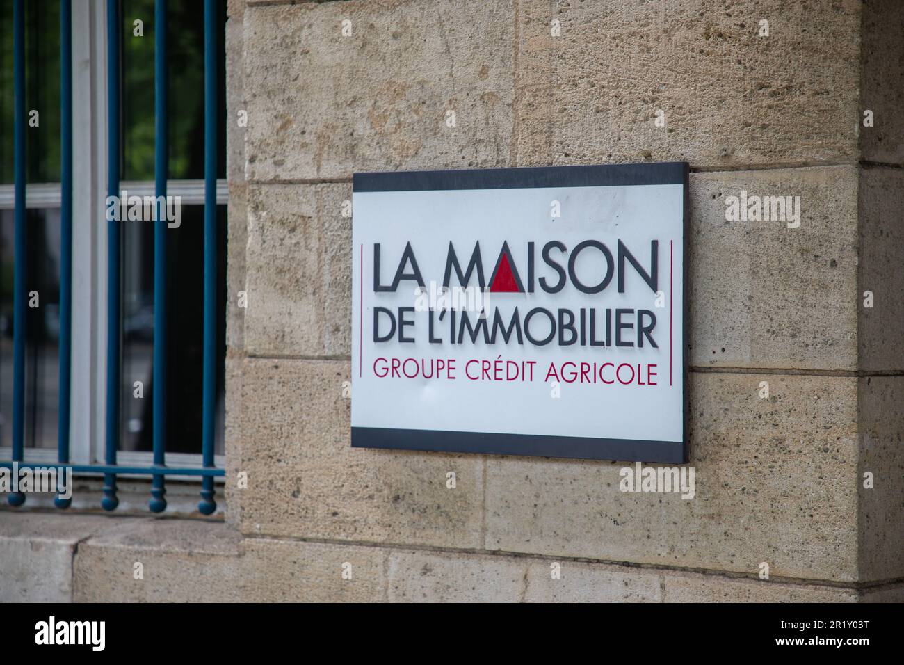 lyon , Aura France - 05 01 2023 : la maison de l'immobilier french ...
