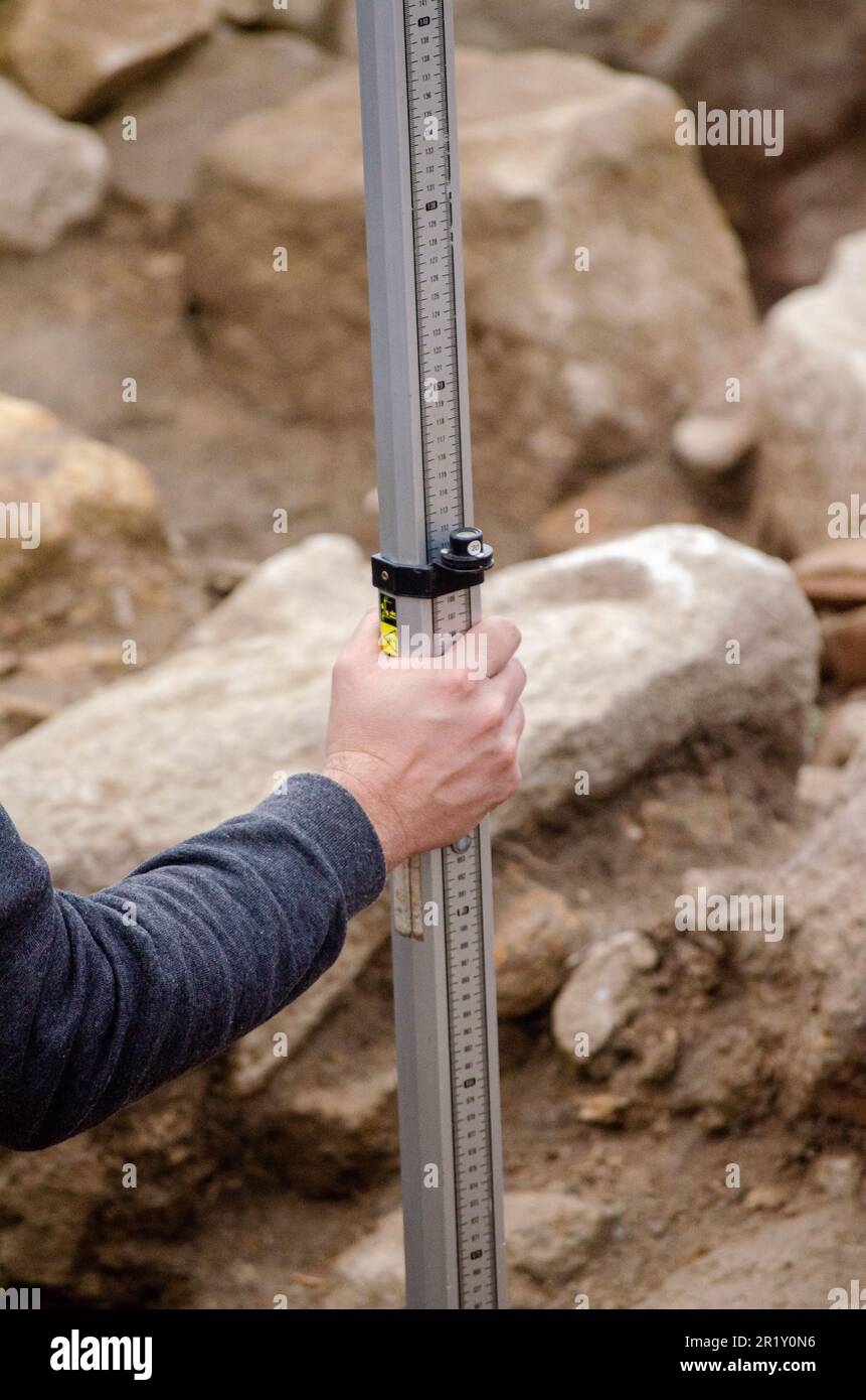 Leveling rod hi-res stock photography and images - Alamy