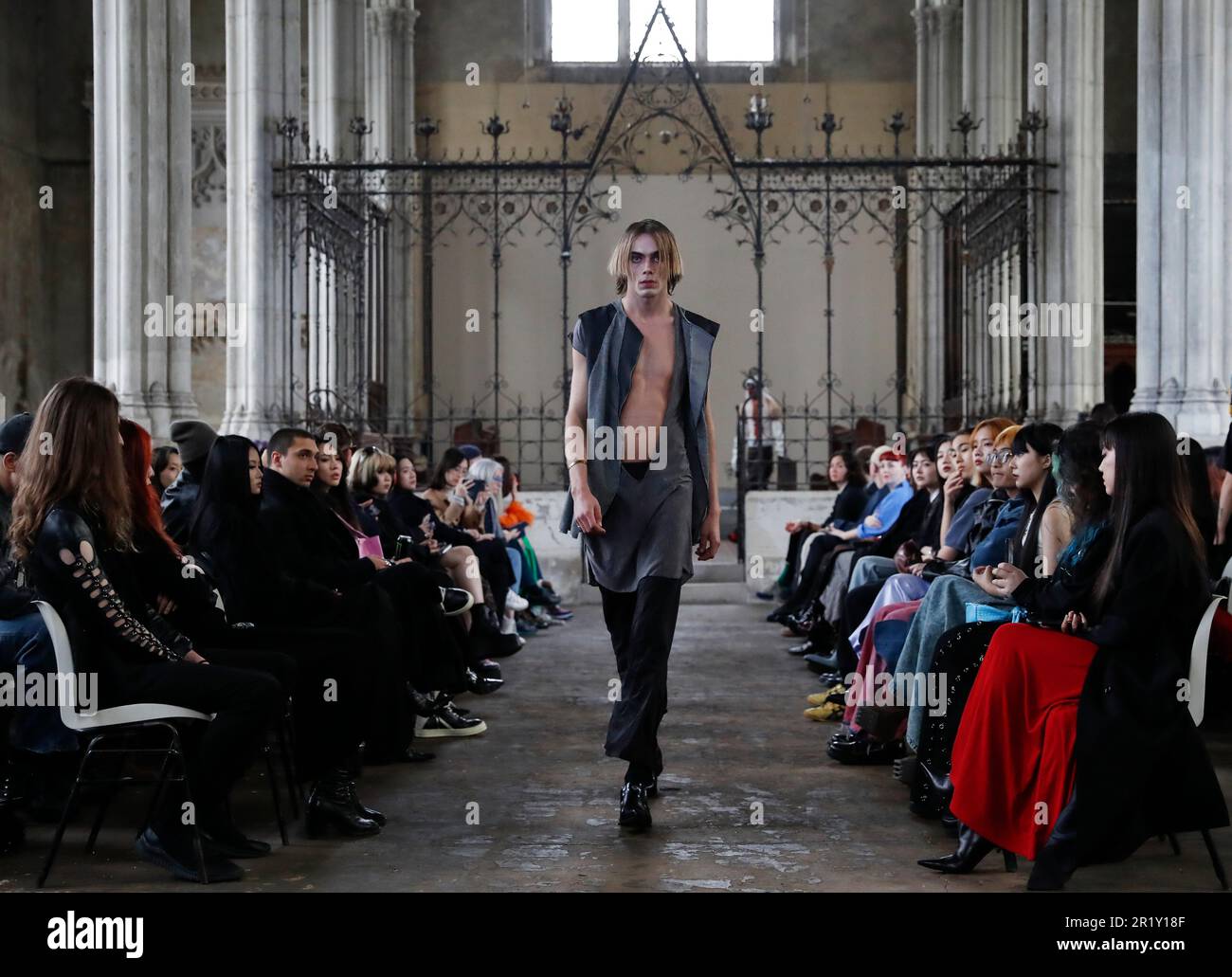 Chinese model runway hi-res stock photography and images - Alamy