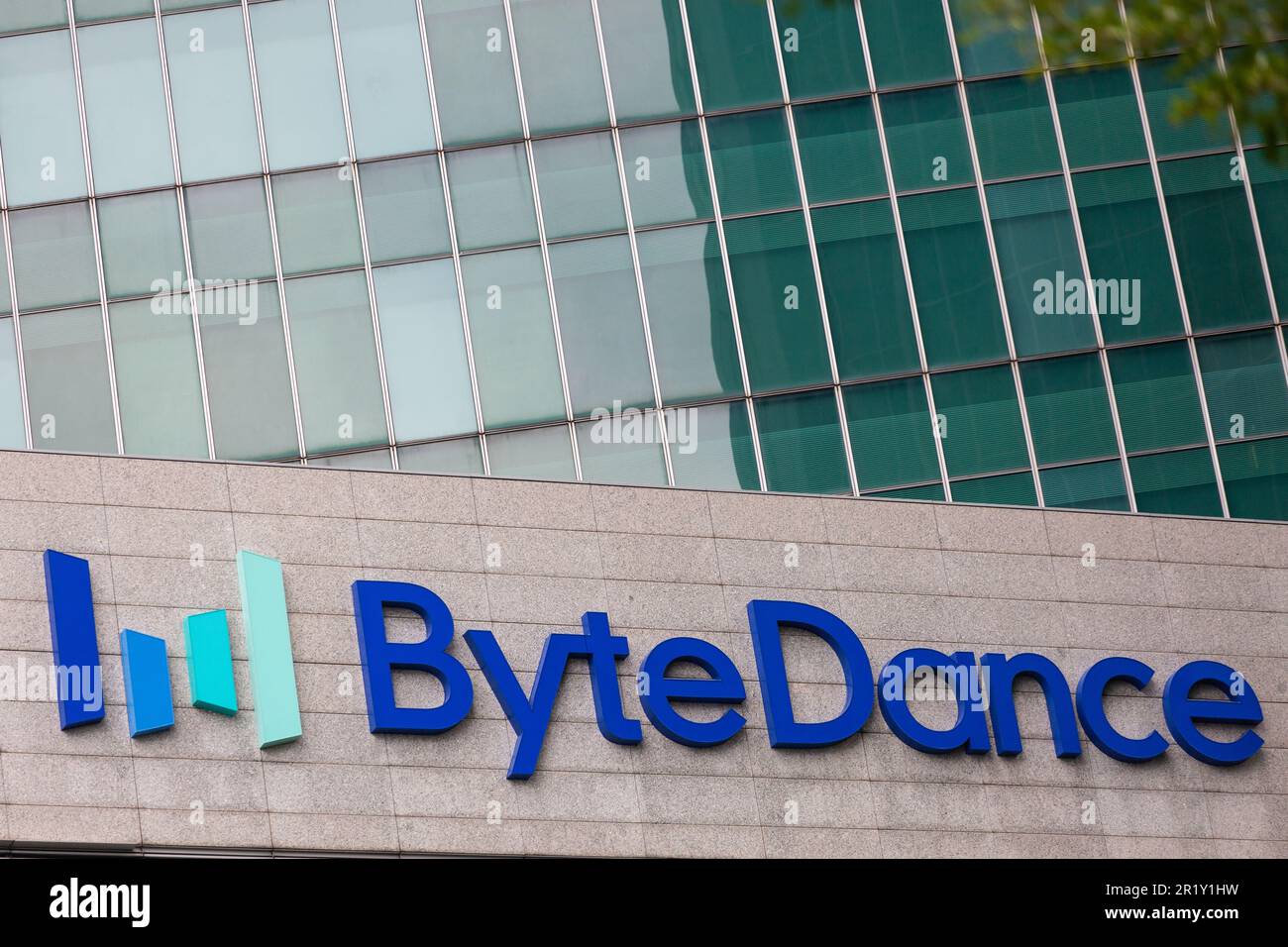 Byte dance logo hi-res stock photography and images - Alamy