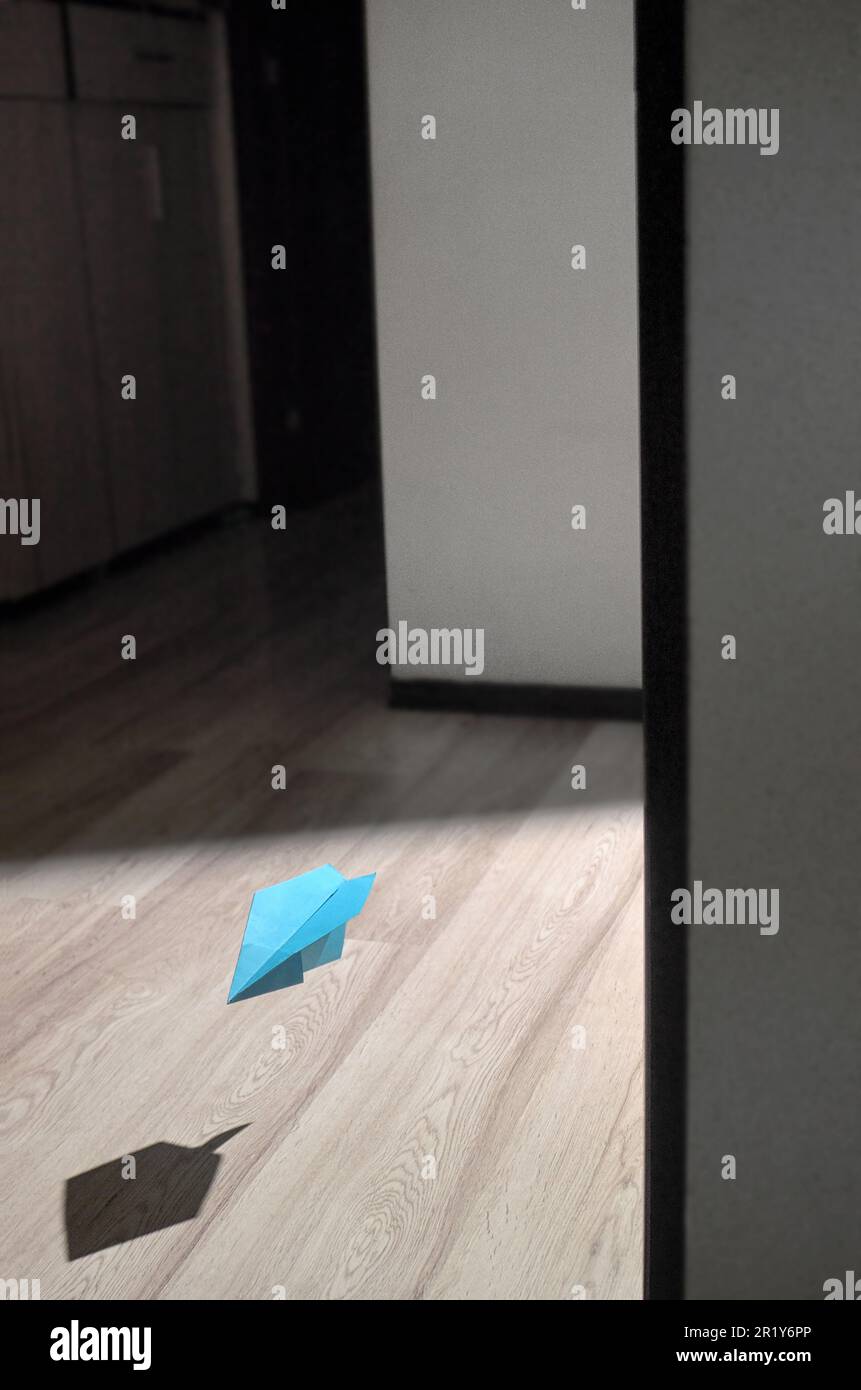 Paper aeroplane map hi-res stock photography and images - Alamy