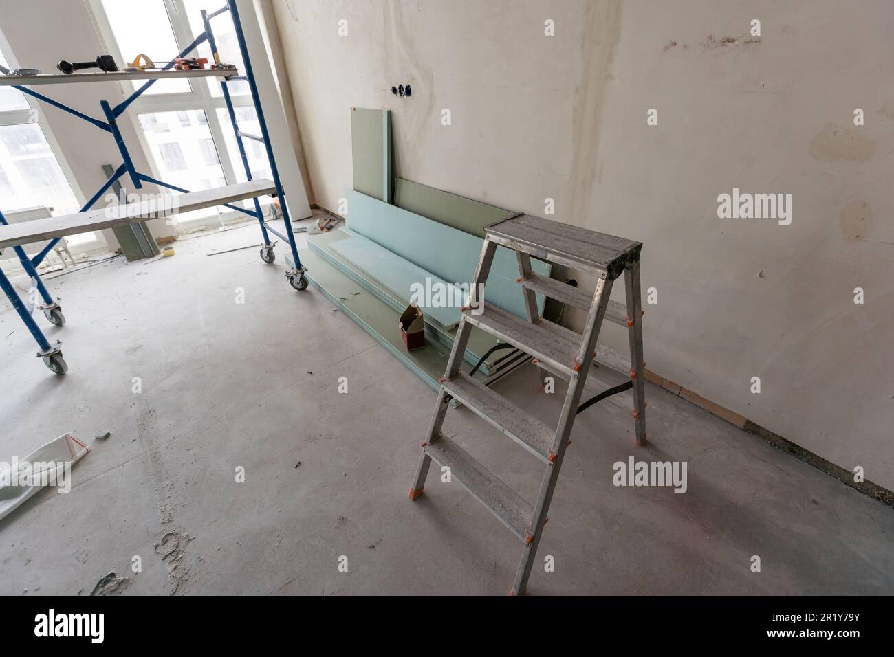 Ceiling installation with expert technicians In the room that is in the ...