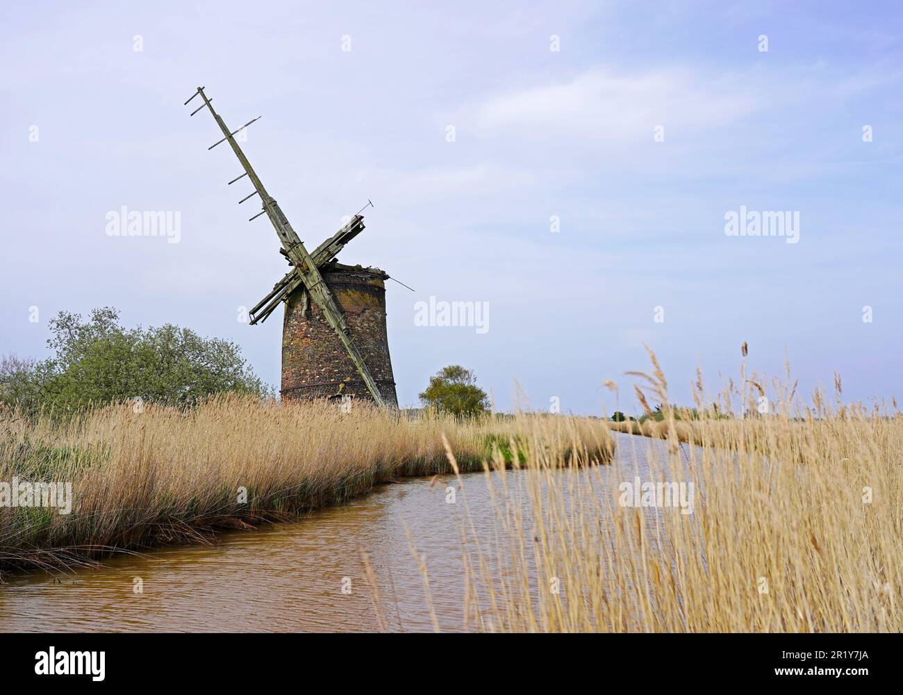 Old drainage pump windmill hi-res stock photography and images - Alamy
