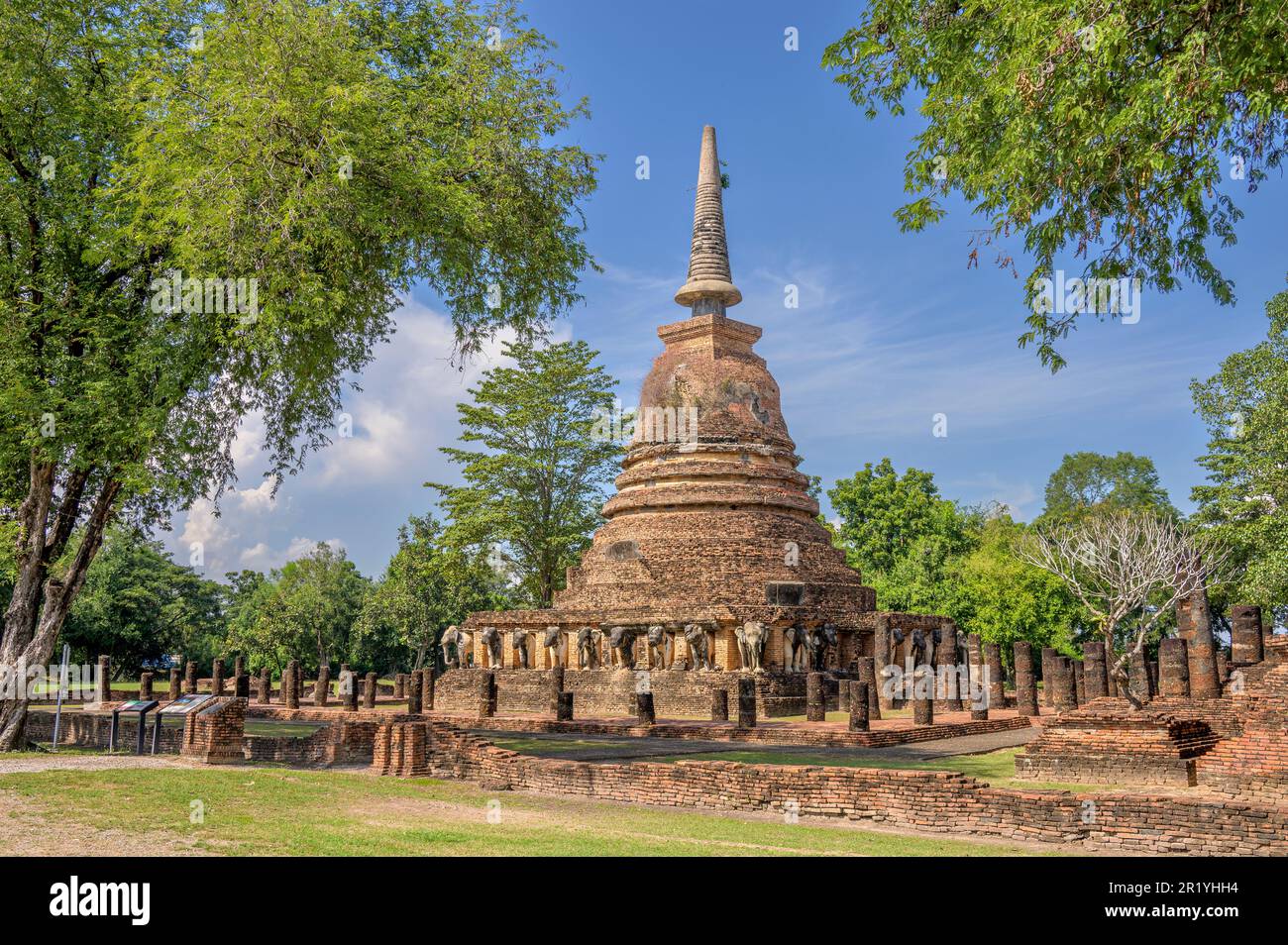 Wat Chang Lom, is a Buddhist temple complex (wat) in Sukhothai ...