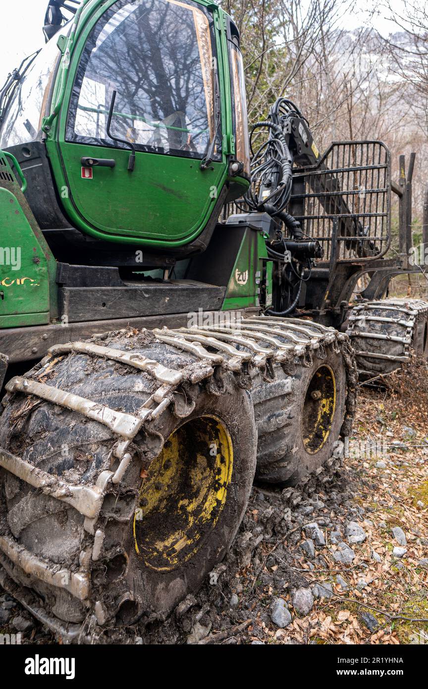 Logging machine mud hi-res stock photography and images - Alamy