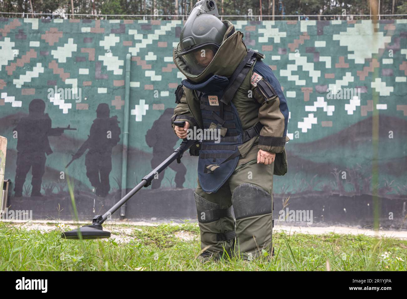 Police explosive training hi-res stock photography and images - Alamy
