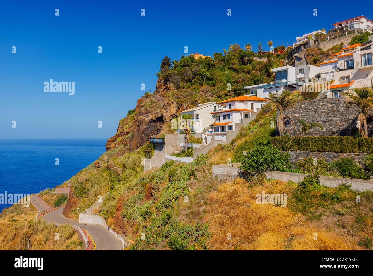 Madeira landscape, settlements built on high cliffs or in the hillsides ...
