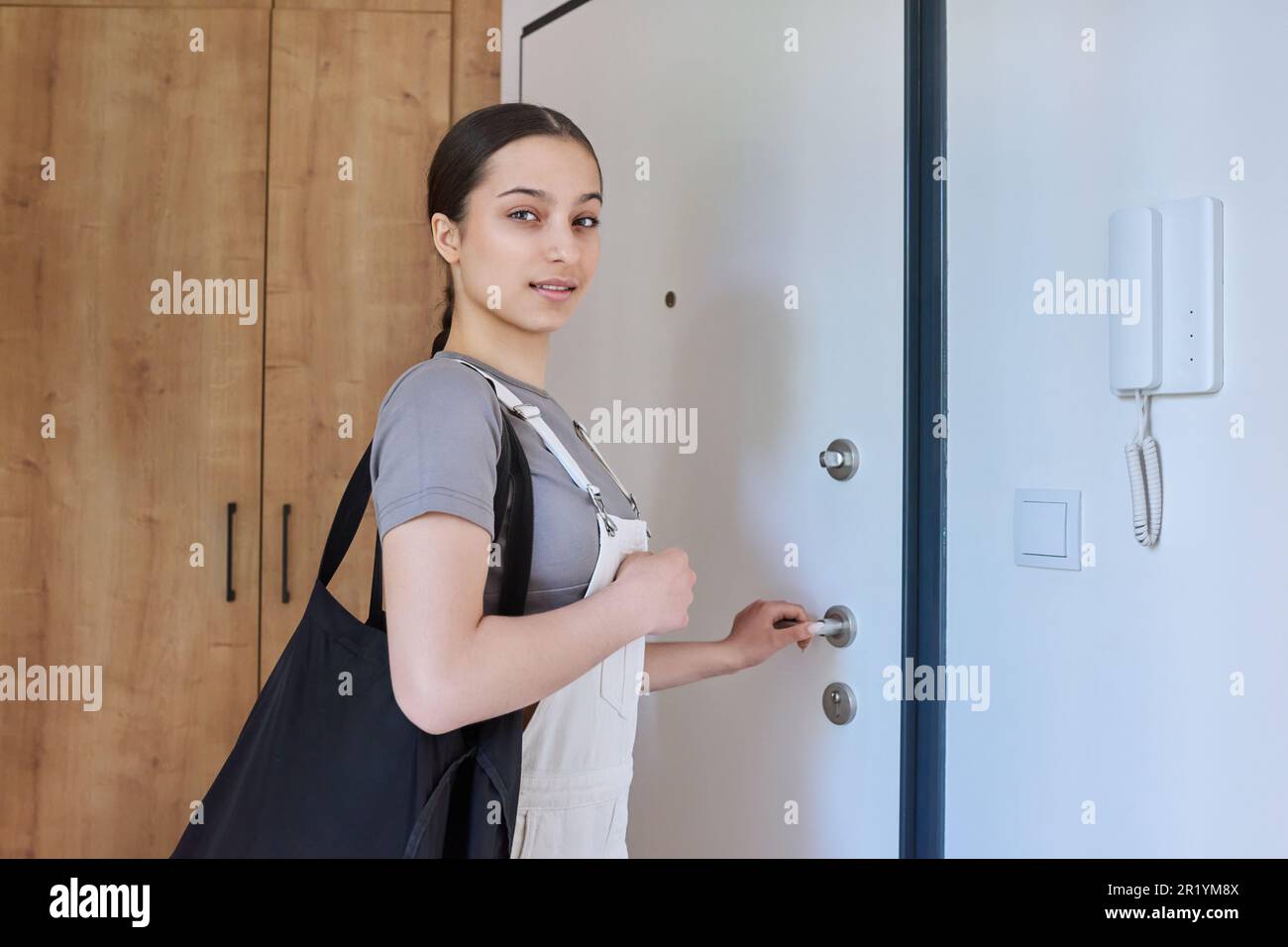 Old lady leaving house hi-res stock photography and images - Alamy